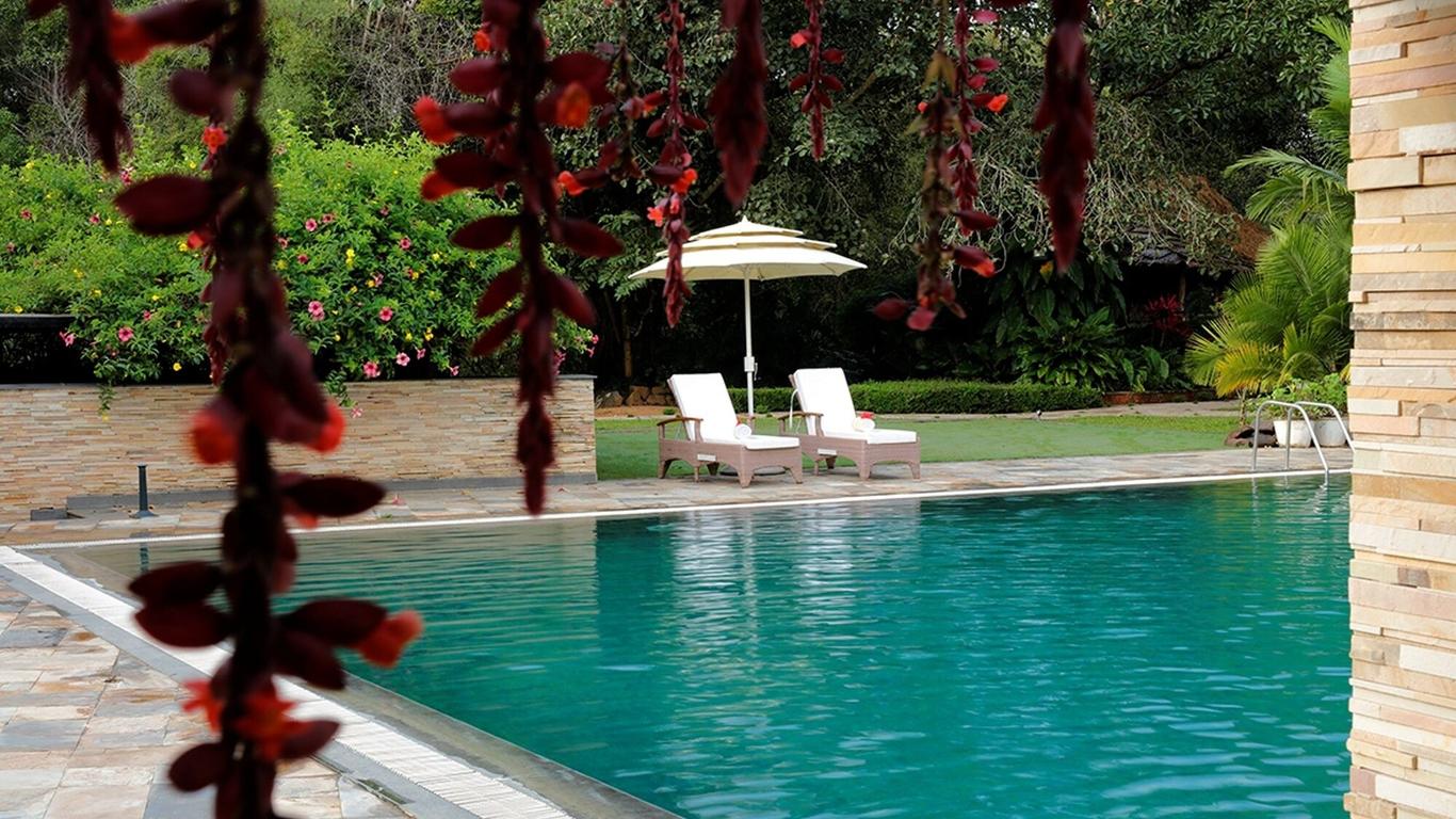 Riverside Resort in Coorg: Luxury Resort in Coorg : Amanvana Spa Resort ...